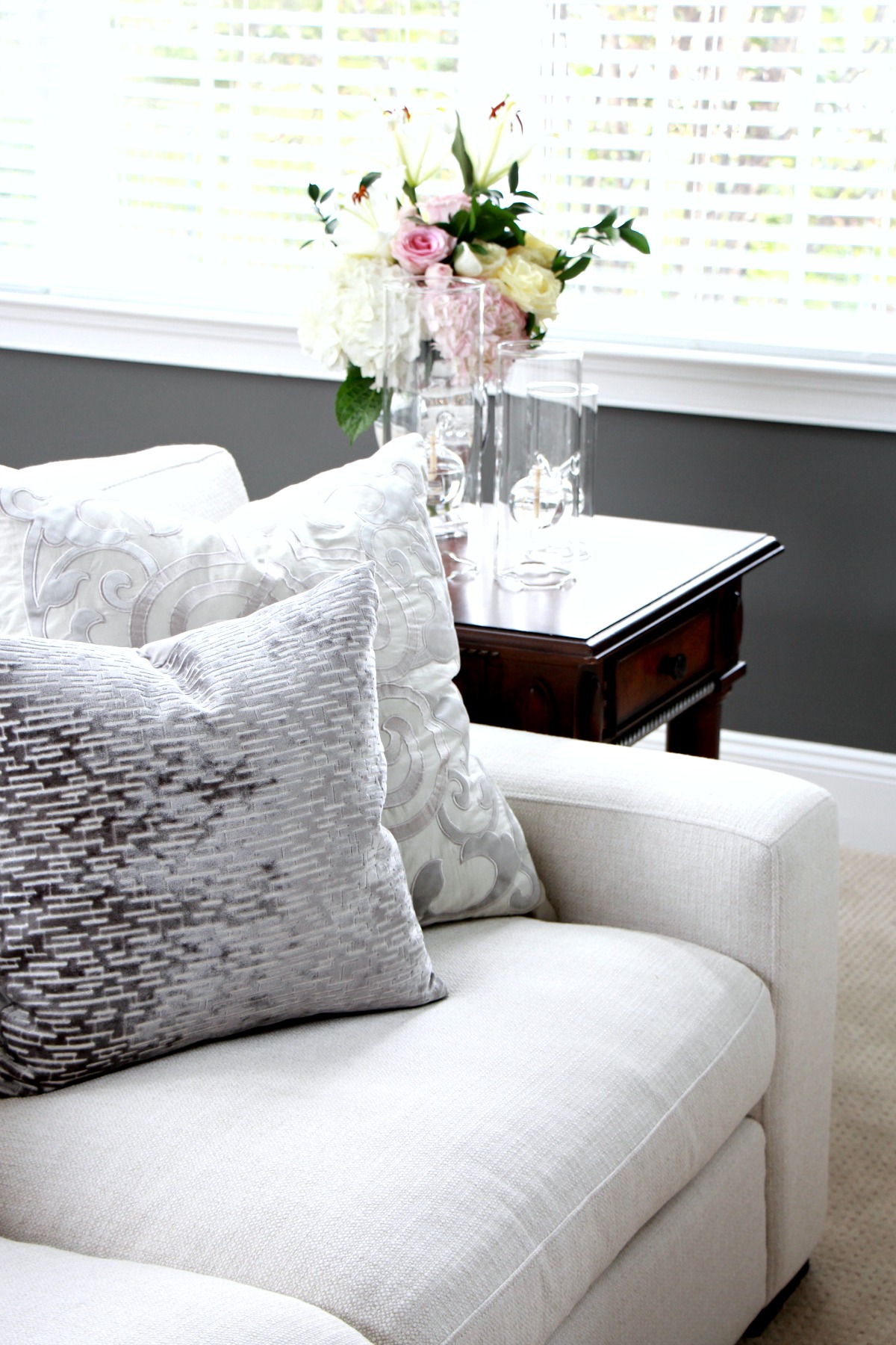 How to Style Your Candles for Entertaining at Home